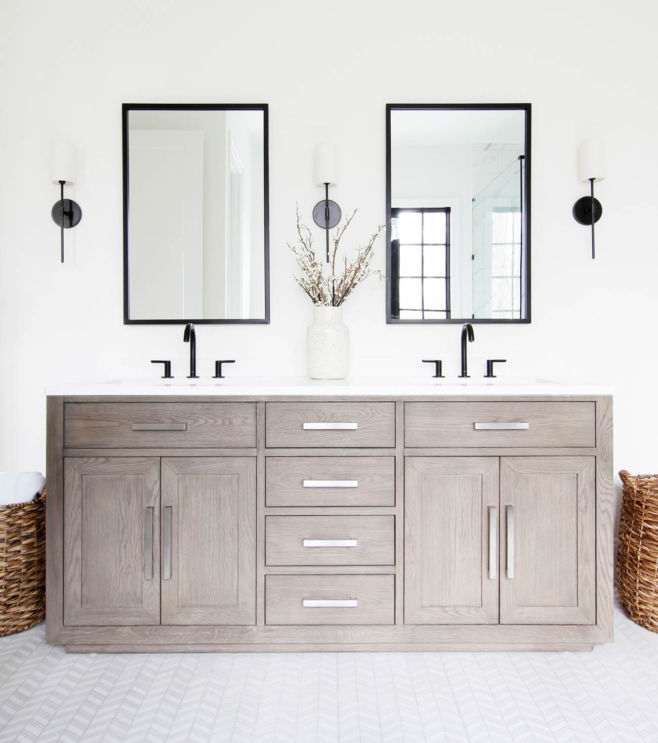 Choosing The Best Bathroom Vanity Mirror Plank And Pillow